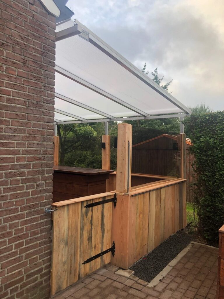 Polycarbonaat dak op maat opaal | Plexiglas.nl