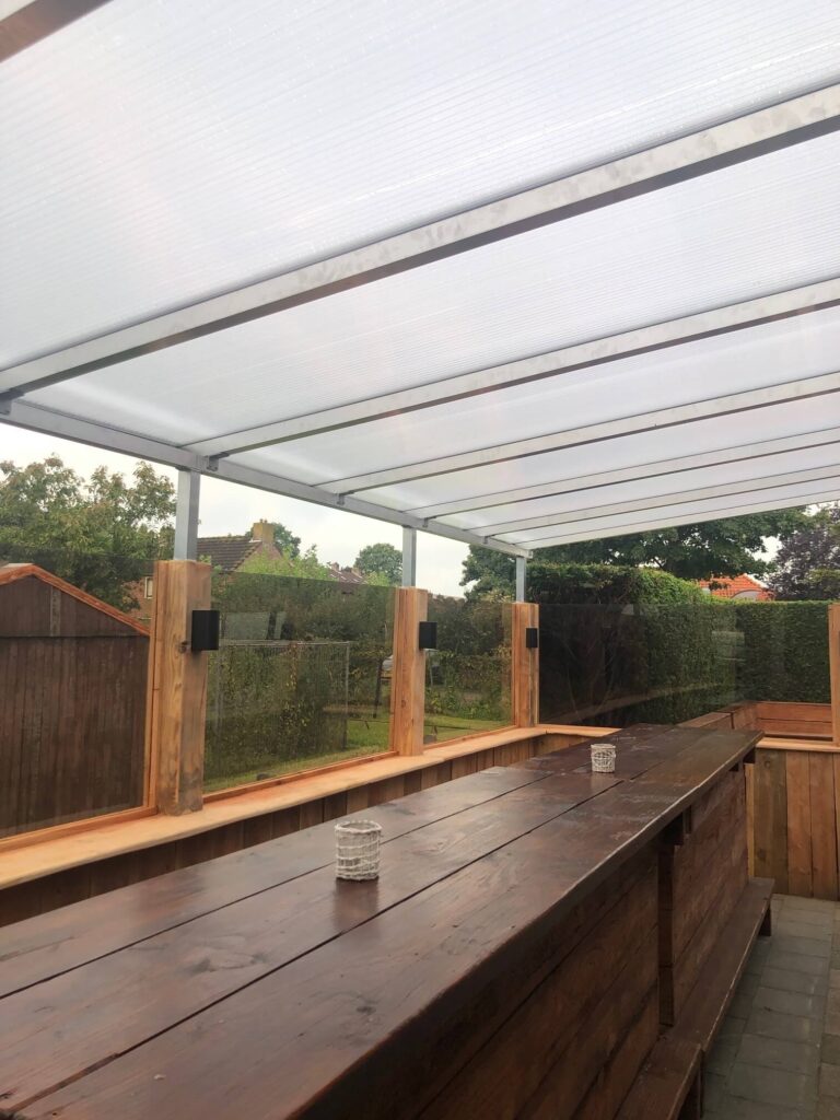 Polycarbonaat dak op maat opaal | Plexiglas.nl
