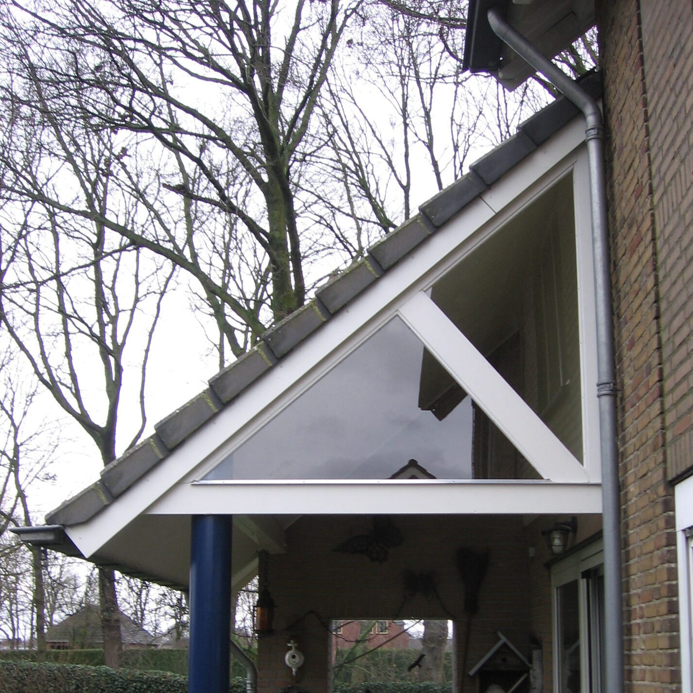 Polycarbonaat afdak - Bestel platen op maat | Plexiglas.nl